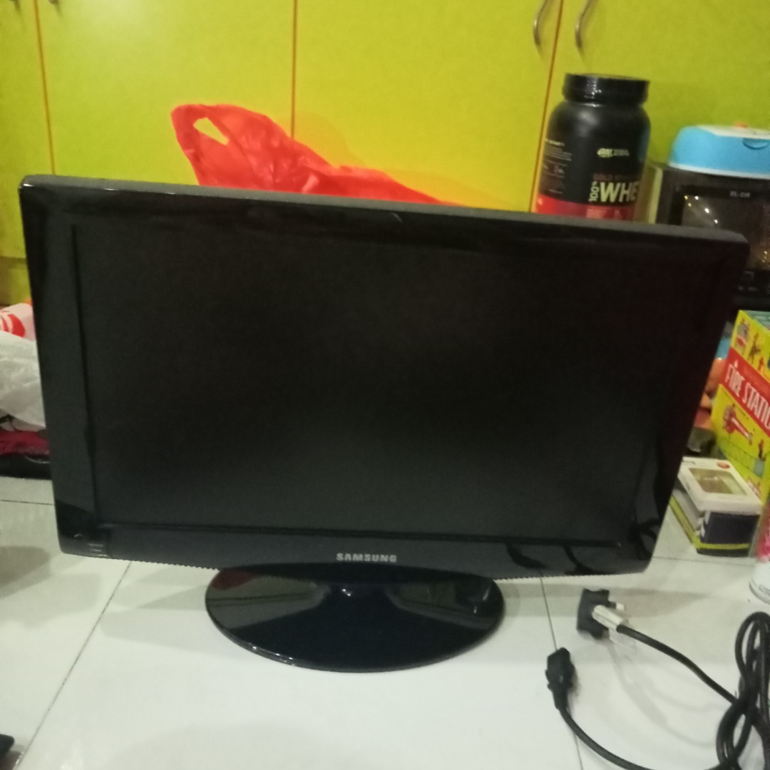Samsung 22 Inch LCD TV Model: LA22B350F2, TV & Home Appliances, TV ...