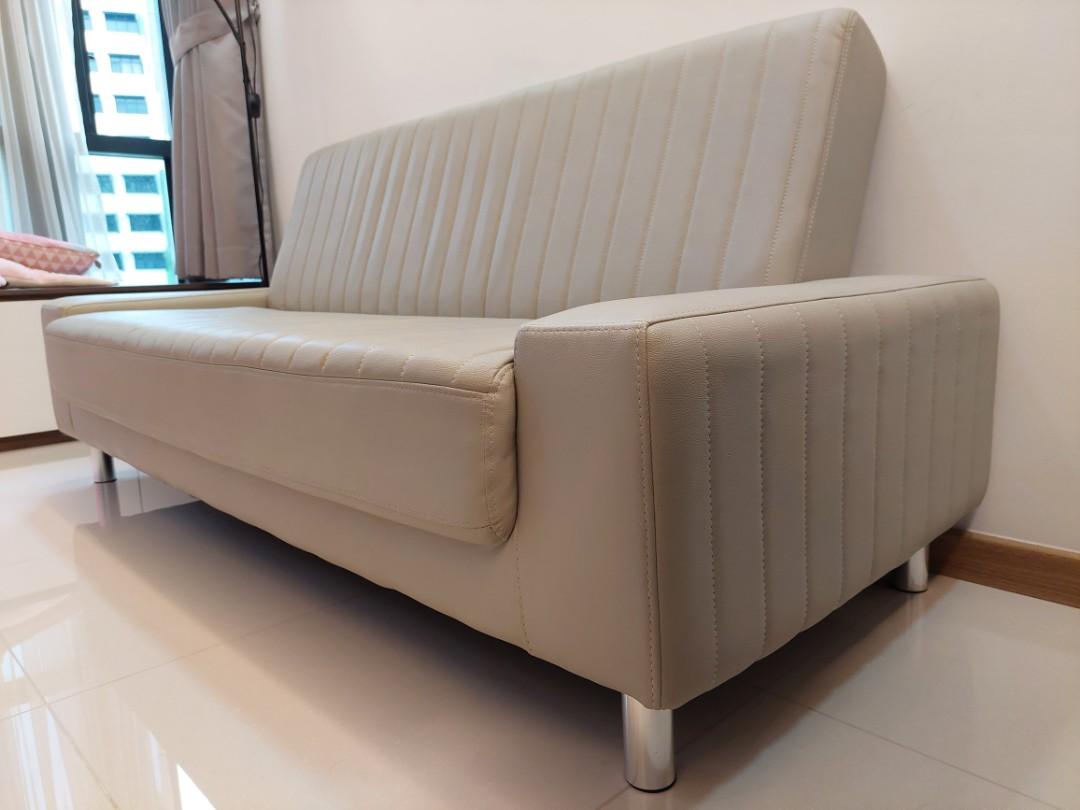 Seahorse pull out bed store