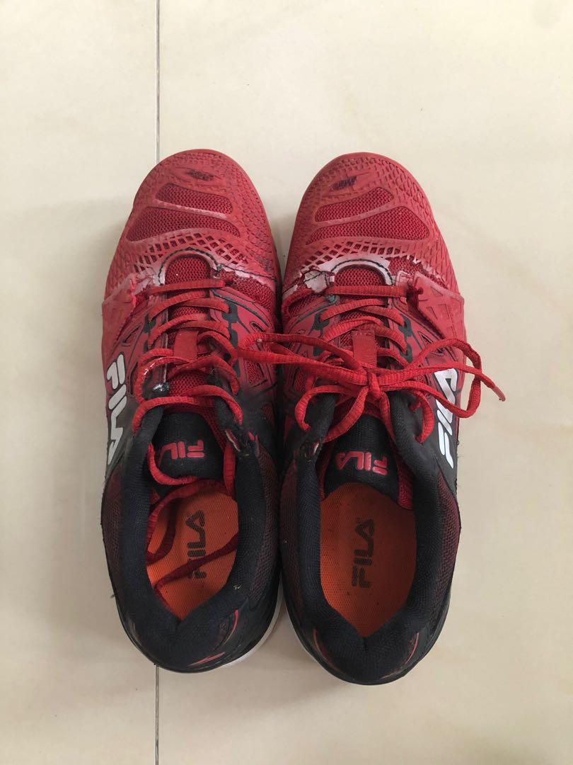 sepatu tenis Fila asli, Fesyen Pria, Sepatu , Sneakers di Carousell