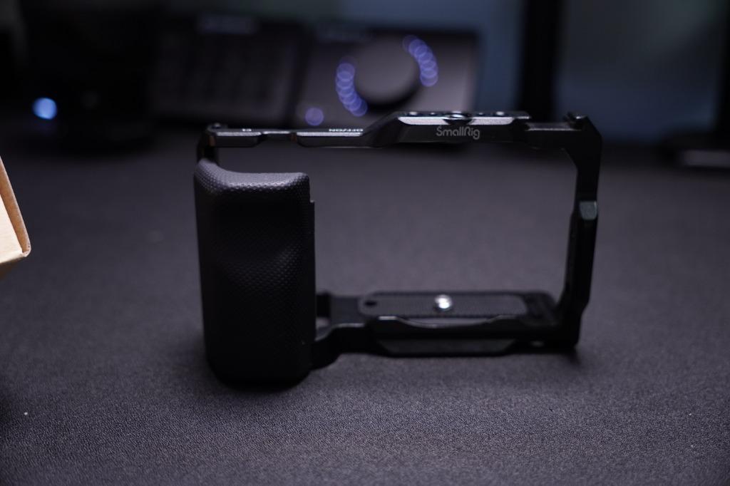 Smallrig ZV-E10 Cage ZVE10, Photography, Cameras on Carousell