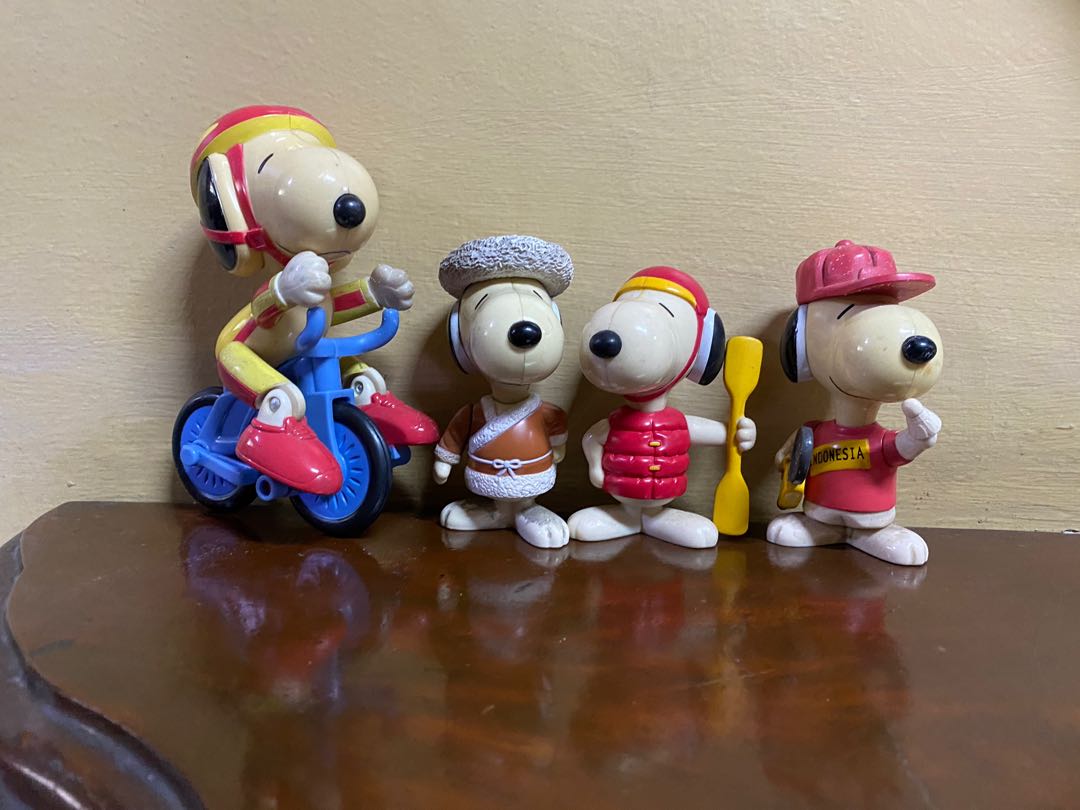 SNOOPY set, Hobbies & Toys, Toys & Games on Carousell