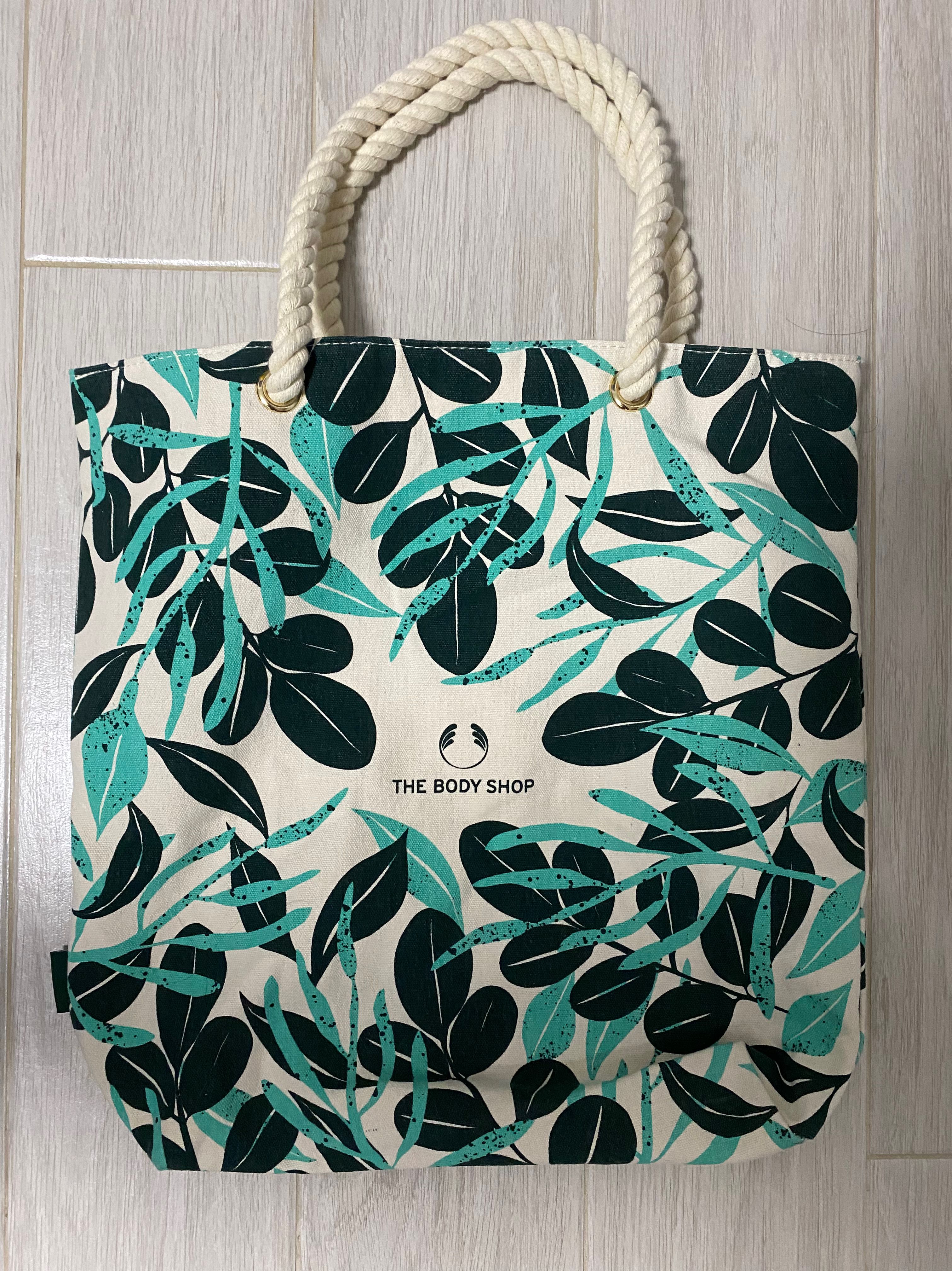 The body shop Bag, Women's Fashion, Bags & Wallets, Tote Bags on Carousell