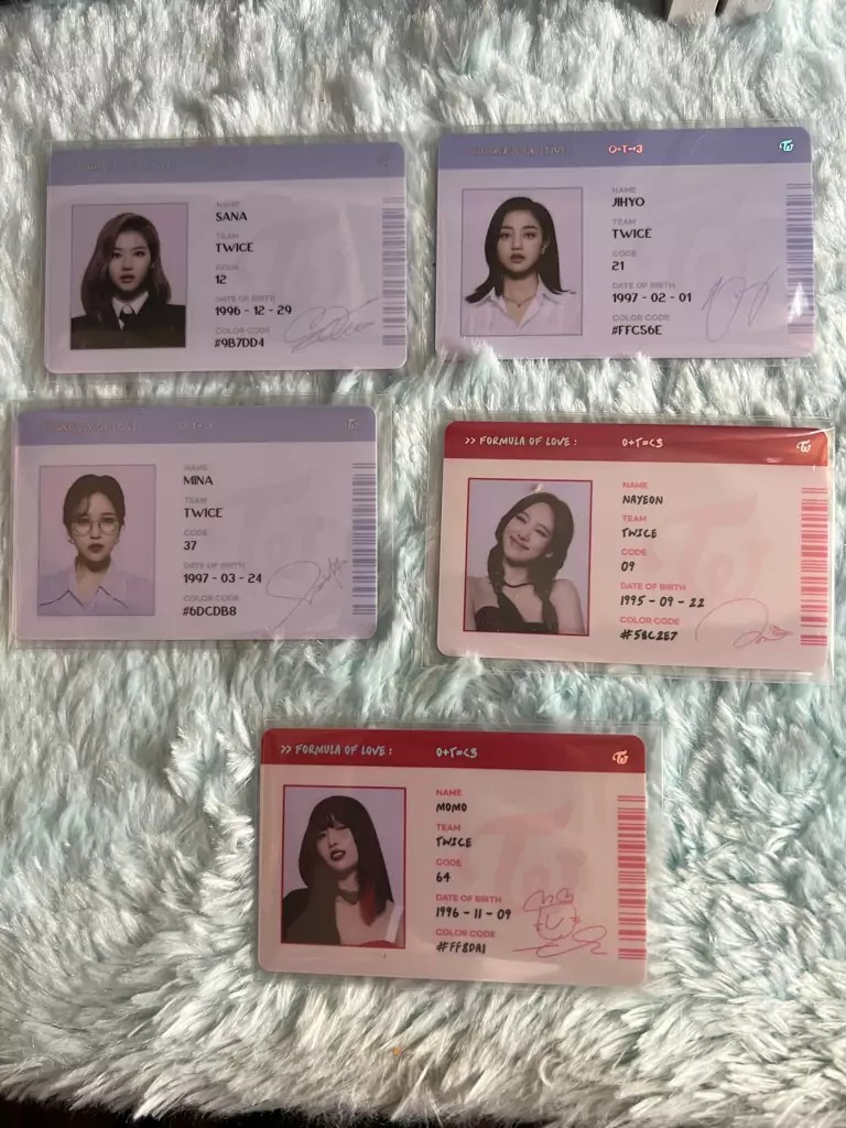 Twice fol id, Hobbies & Toys, Memorabilia & Collectibles, K-Wave on ...