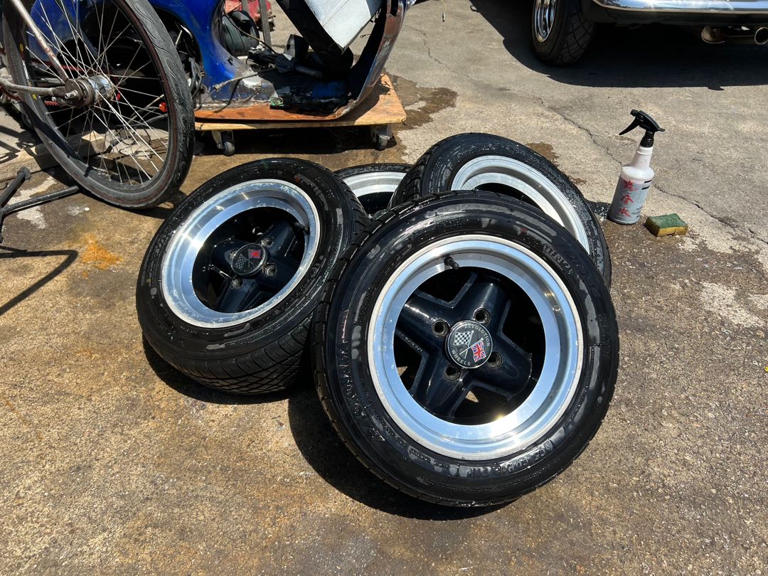 Classic Mini Cooper/ Rover Mini Revolution Wheels with tires & nuts, 汽車 ...