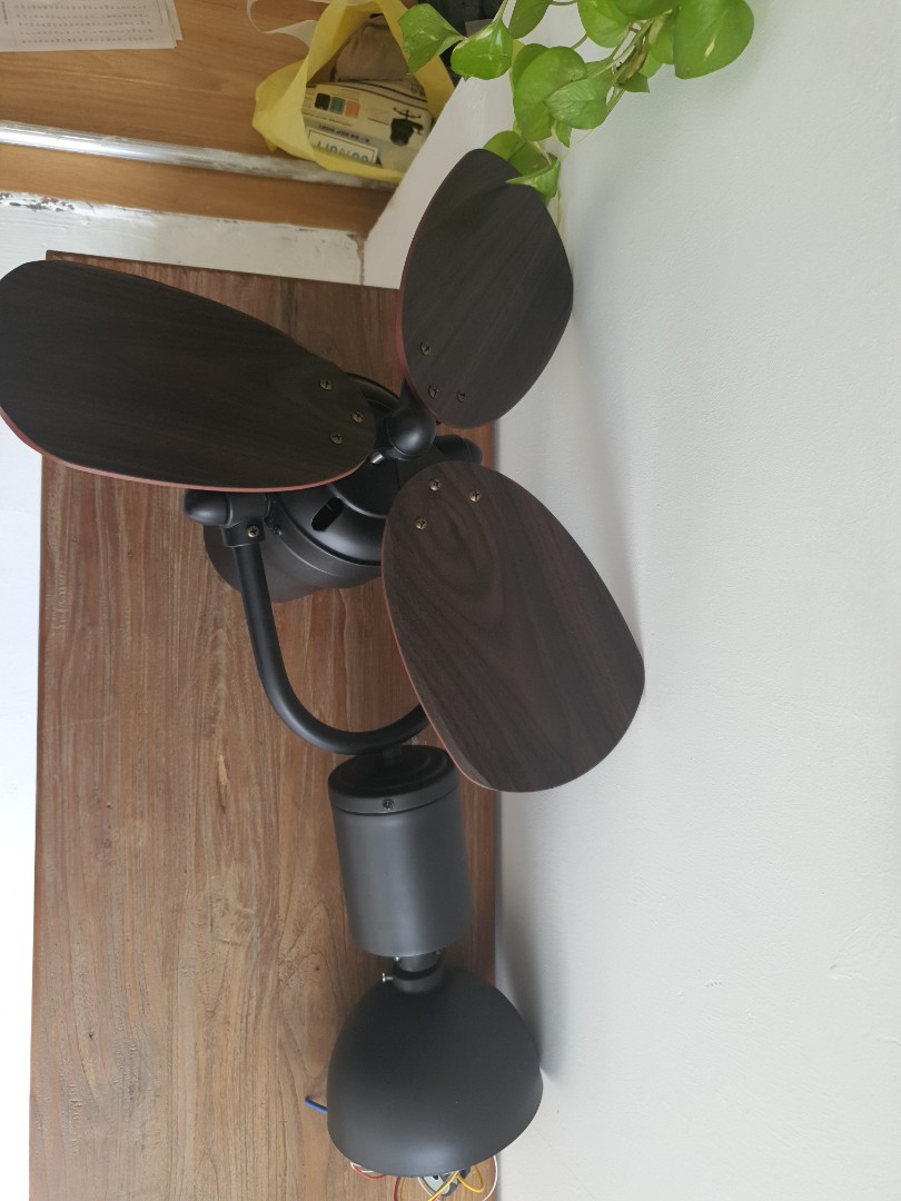 Corner fan, Furniture & Home Living, Lighting & Fans, Fans on Carousell
