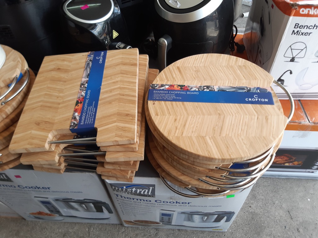 Crofton Chopping Board, Furniture & Home Living, Kitchenware ...