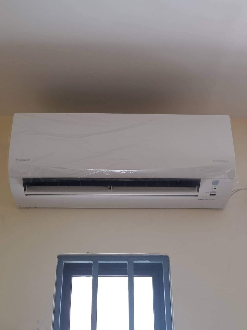 Daikin split type inverter aircon with Free installation brand new ...