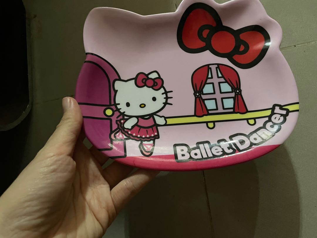 Hello kitty plate, Everything Else, Others on Carousell