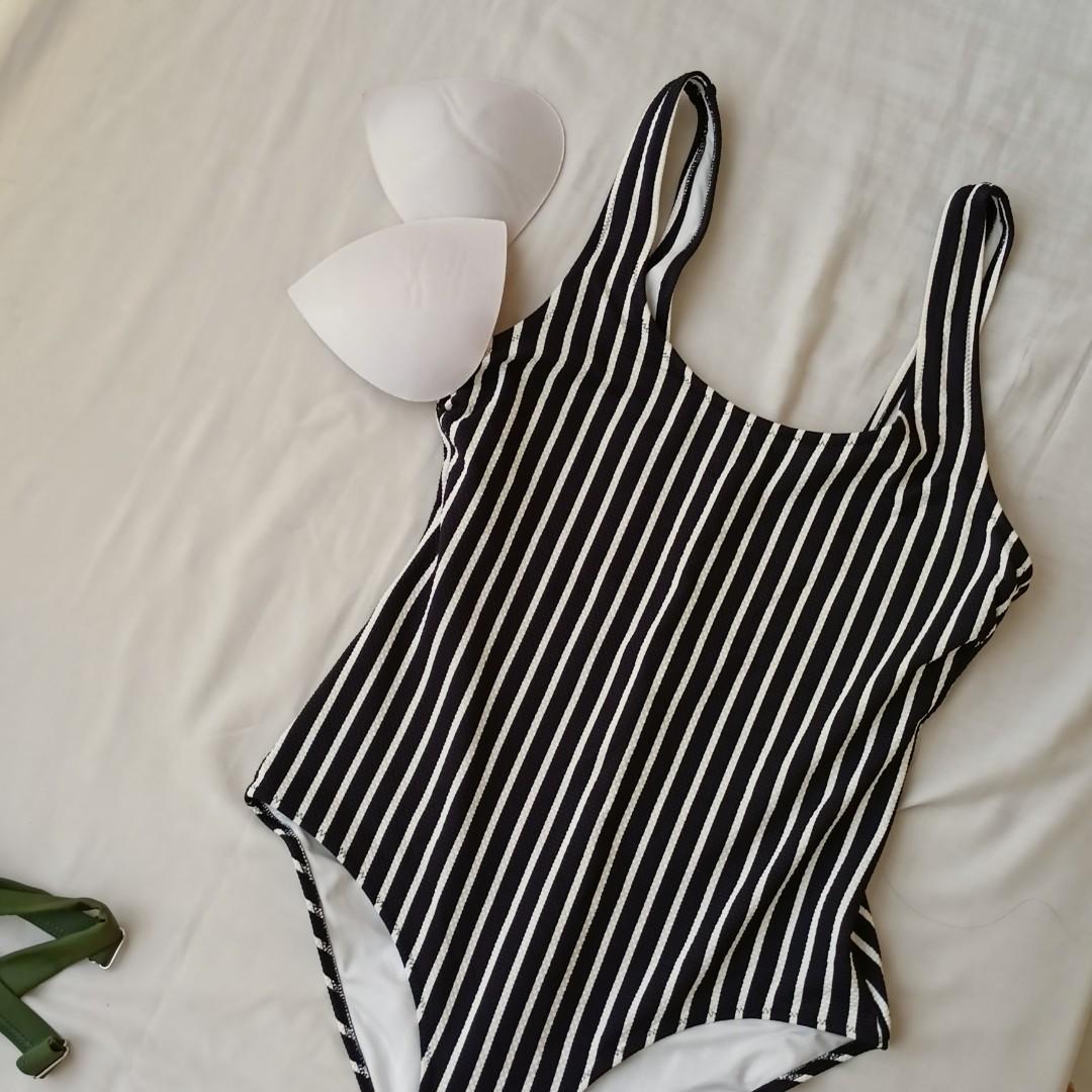 H&M one piece swimsuit, Women's Fashion, Swimwear, Bikinis & Swimsuits ...