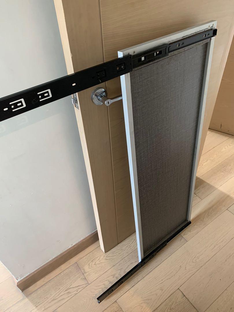 Mirror with slide mechanism, sliding mirror, hidden mirror, 傢俬＆家居, 家居裝飾 ...