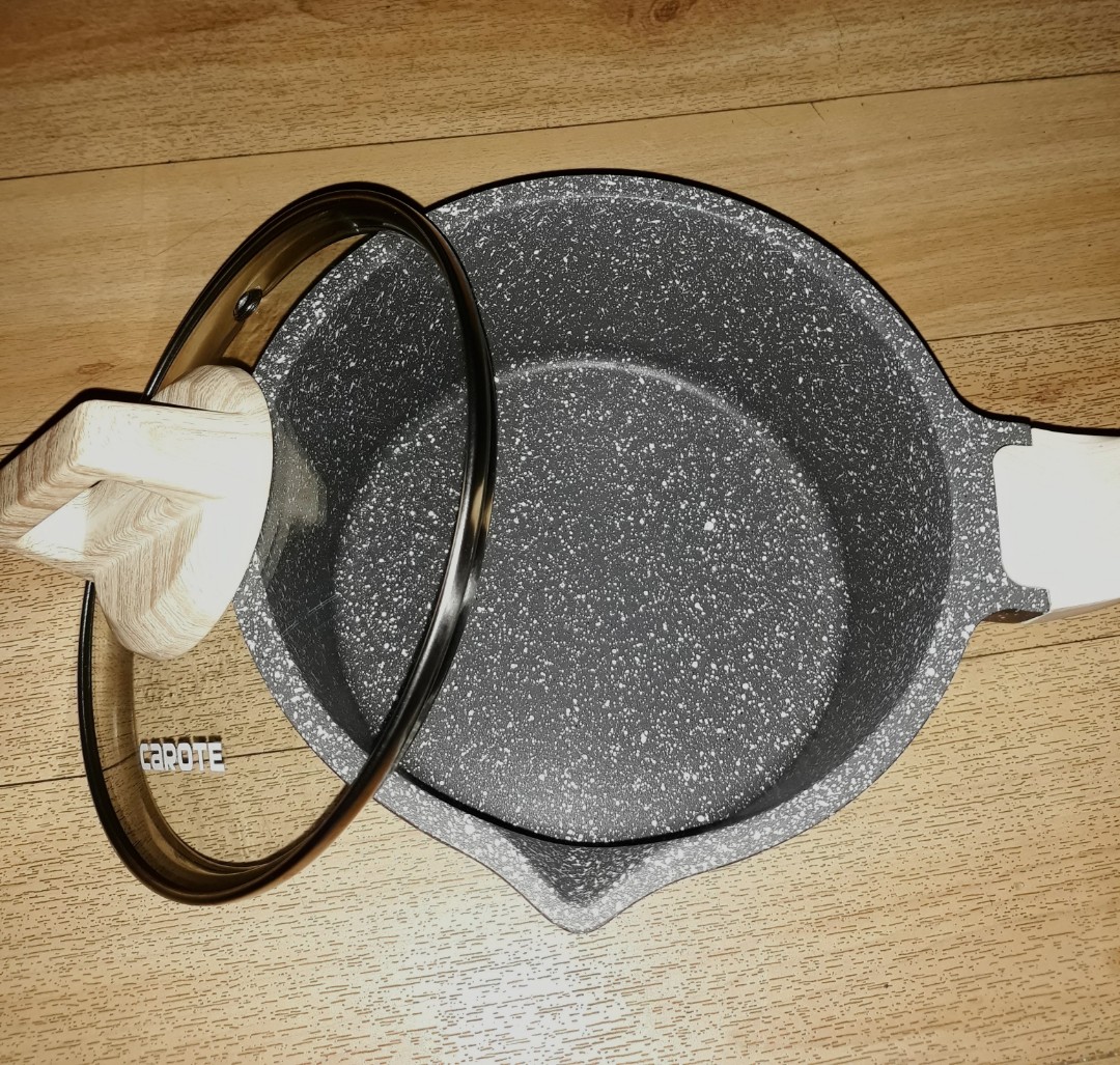 NON-STICK COOKING POT w/ pouring spout, TV & Home Appliances, Kitchen ...