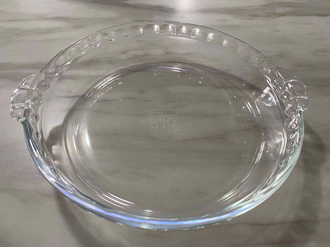 PYREX 24cm Easy Grab Clear Glass Plate, Furniture & Home Living ...
