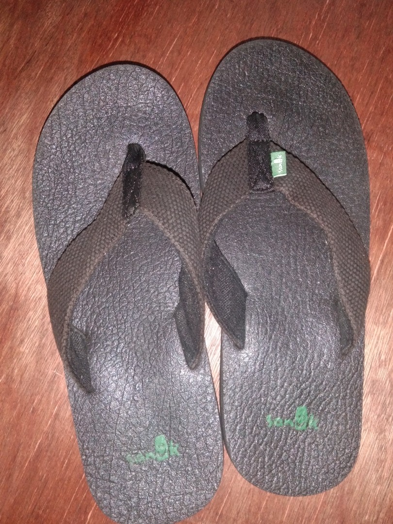 Sanok slipper, Men's Fashion, Footwear, Slippers & Slides on Carousell