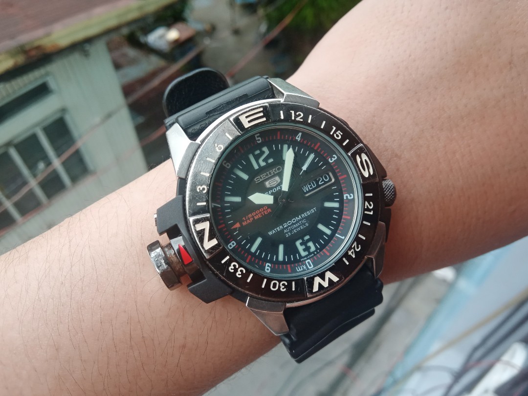 Seiko 5 Map Meter, Men's Fashion, Watches & Accessories, Watches on ...