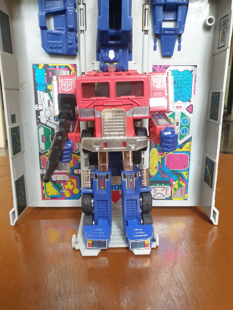 Transformers G2 Optimus Prime Hasbro, Hobbies & Toys, Toys & Games on ...