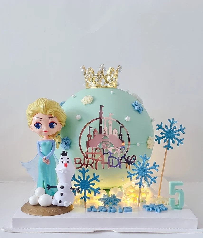 Frozen Elsa/Anna pinata cake, Food & Drinks, Homemade Bakes on Carousell