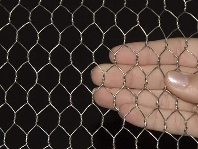 CHICKEN WIRE / WELDED WIRE MESH FOR INSULATION, Commercial & Industrial ...