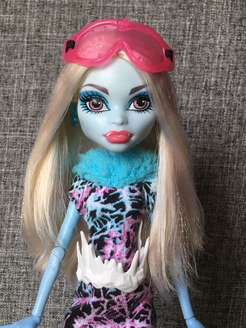 Monster High Art Class Abbey Bominable Doll, Hobbies & Toys, Toys ...
