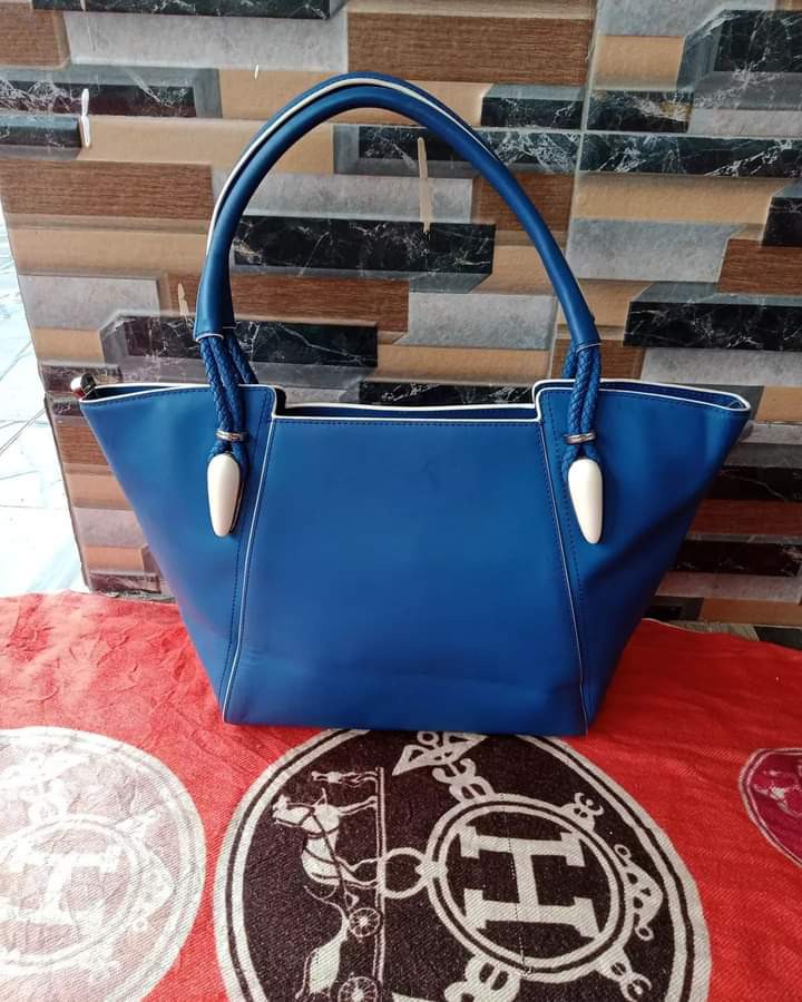 POWERLAND TOTE FULL KULIT ASLI, Fesyen Wanita, Tas & Dompet di Carousell
