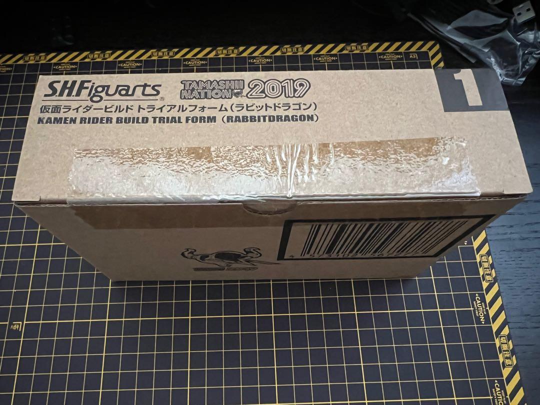 SHF Kamen Rider Build Rabbit Dragon 全新未開啡盒, 興趣及遊戲, 玩具 & 遊戲類 - Carousell
