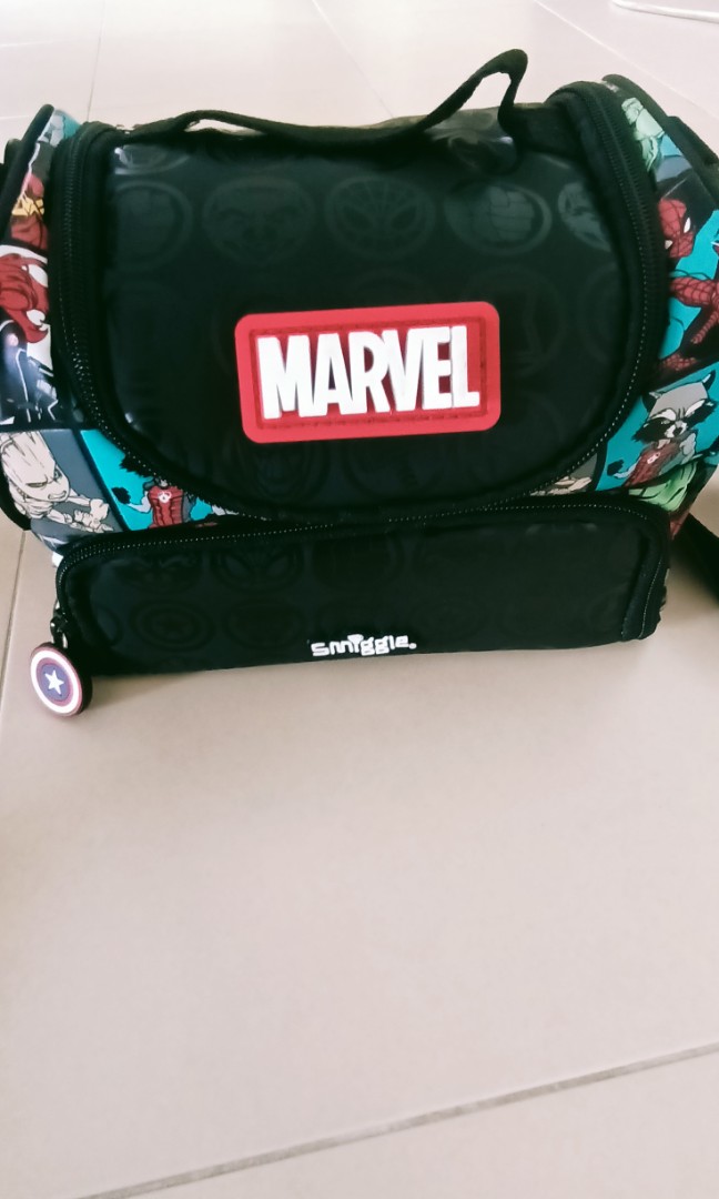Smiggle Marvel Lunch Bag, Hobbies & Toys, Stationery & Craft ...