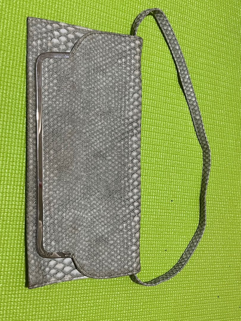 Snake skin 2 way (clutch and shoulder) bag, Women's Fashion, Bags ...