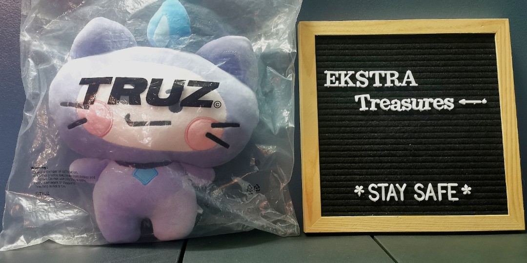 TREASURE TRUZ Nara Flat Cushion CHILLI by Hyunsuk, Hobbies & Toys, Memorabilia & Collectibles ...