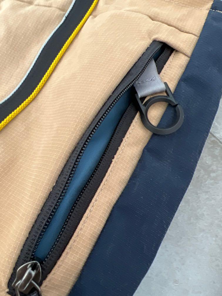 Bellroy x Staple, Women's Fashion, Bags & Wallets, Tote Bags on Carousell