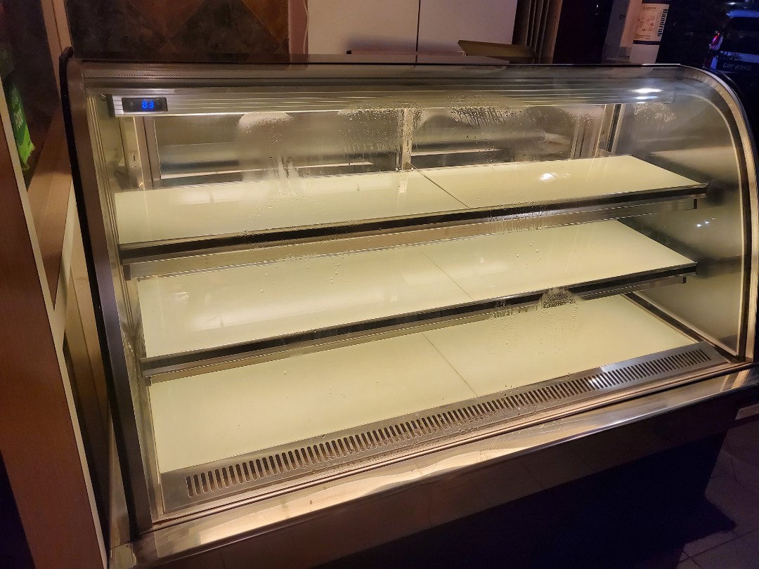 Cake fridge, Everything Else on Carousell