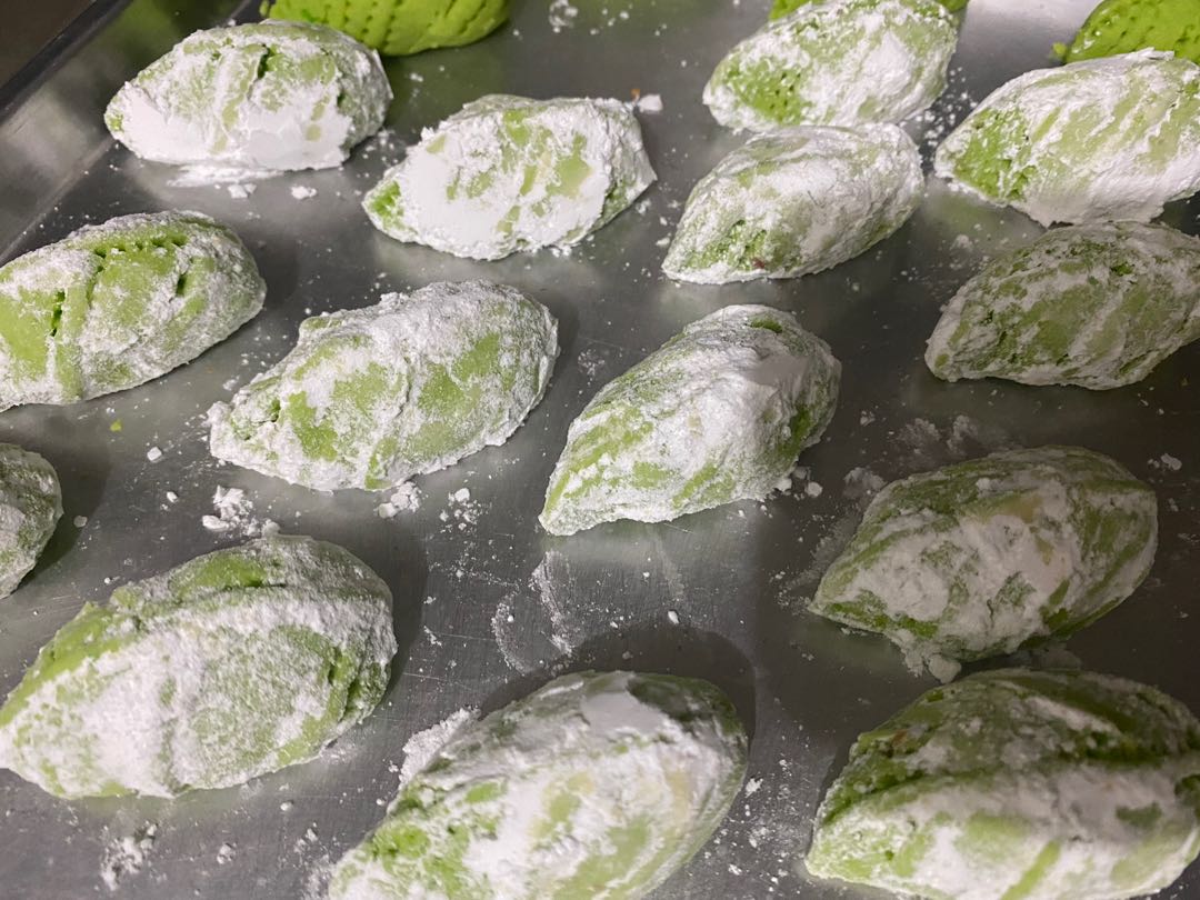Halal kuih Makmur, Food & Drinks, Homemade Bakes on Carousell