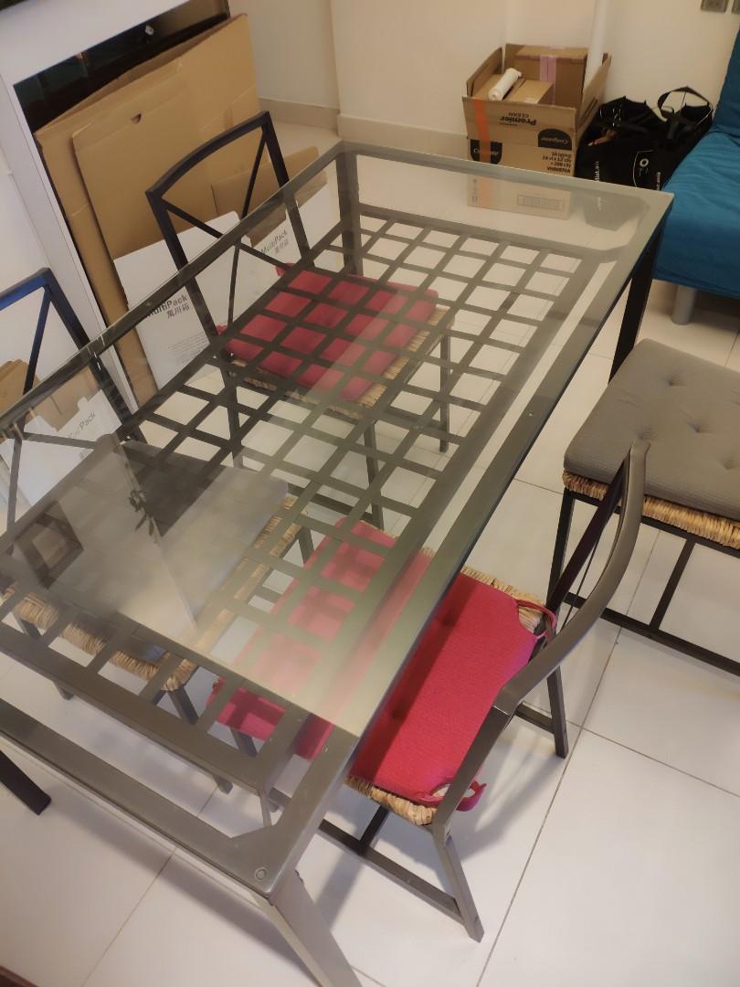 IKEA Granas Glass Dining Table w/ 4 Chairs, 傢俬＆家居, 傢俬, 桌子 - Carousell