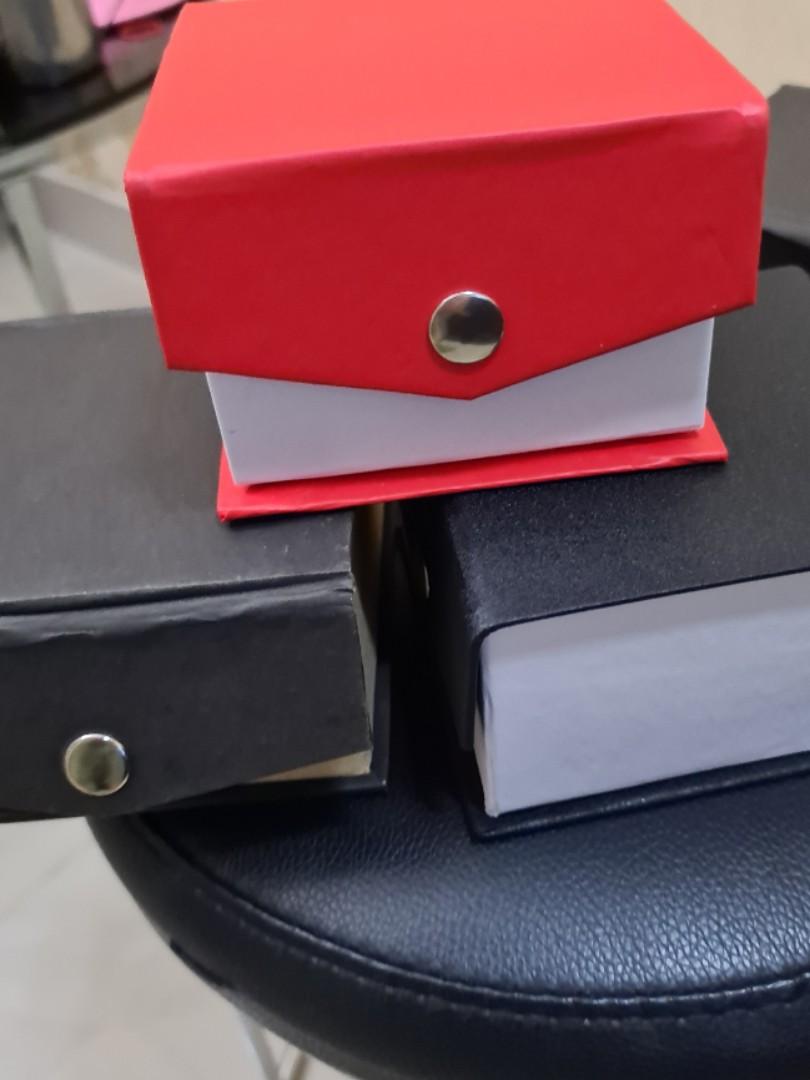 Kotak jam, Barang Yang Dicari di Carousell