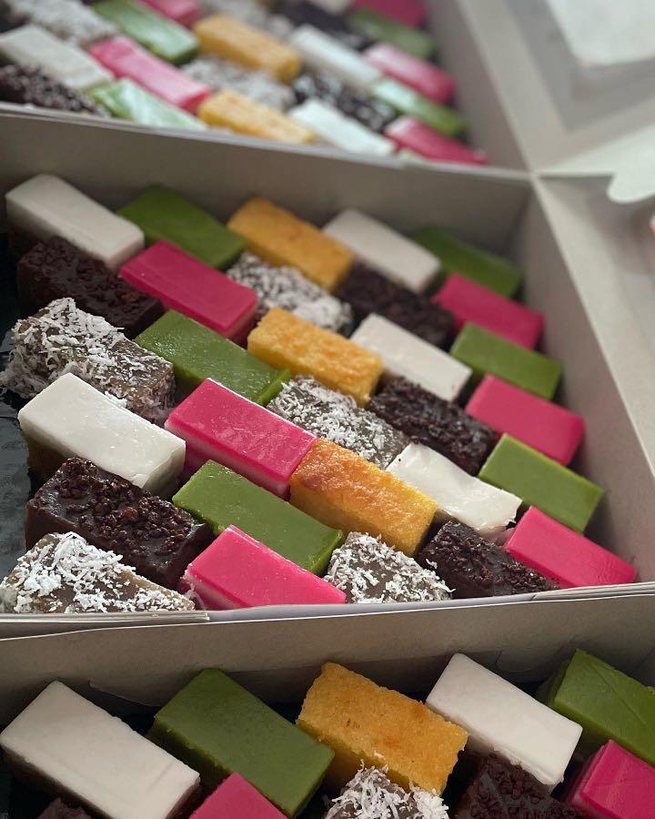 Kuih box mix of 30 pcs, Food & Drinks, Homemade Bakes on Carousell
