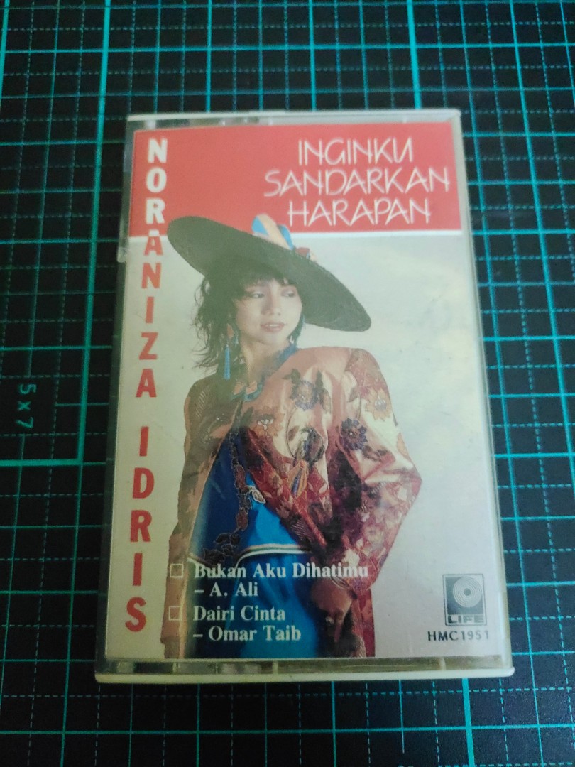 Noraniza idris kaset, Hobbies & Toys, Music & Media, CDs & DVDs on Carousell
