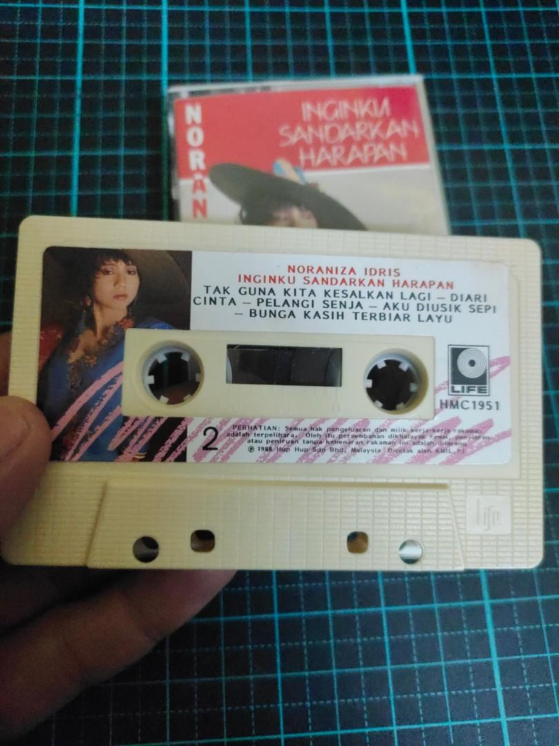 Noraniza idris kaset, Hobbies & Toys, Music & Media, CDs & DVDs on Carousell