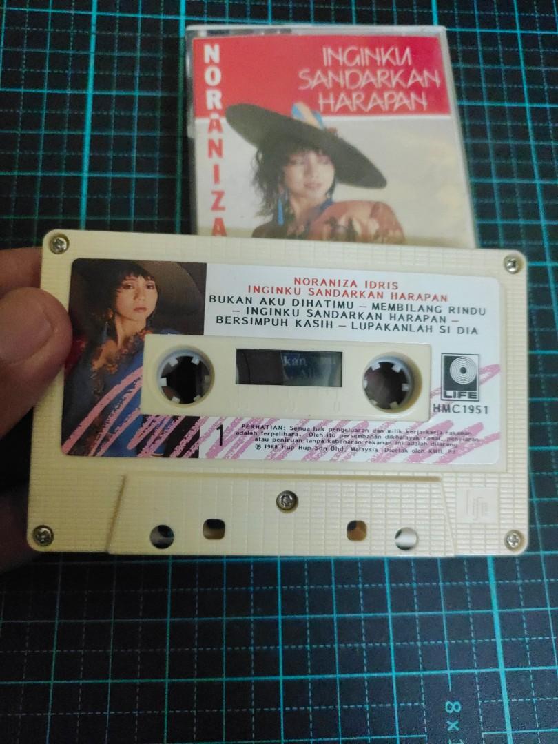 Noraniza idris kaset, Hobbies & Toys, Music & Media, CDs & DVDs on Carousell