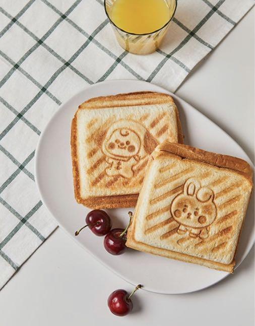 OFFICIAL BT21 CHIMMY SANDWICH PLATE, Hobbies & Toys, Memorabilia ...
