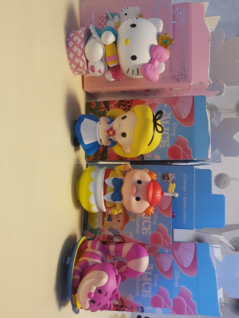Pop Mart Set mix (4 units) Alice In Wonderland Disney & Hello Kitty ...