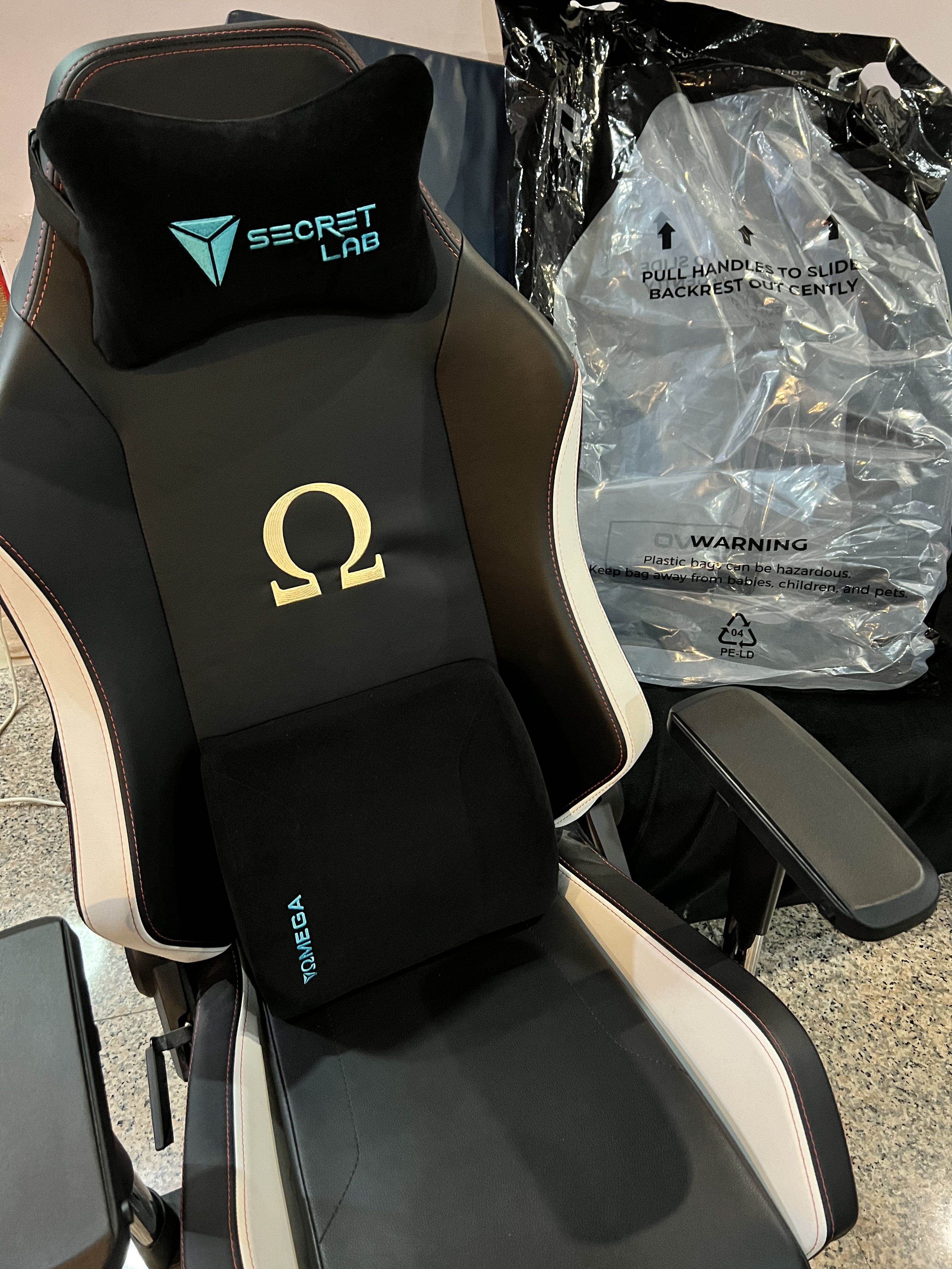 Secretlab OMEGA 2020 Series - Classic, Furniture & Home Living ...