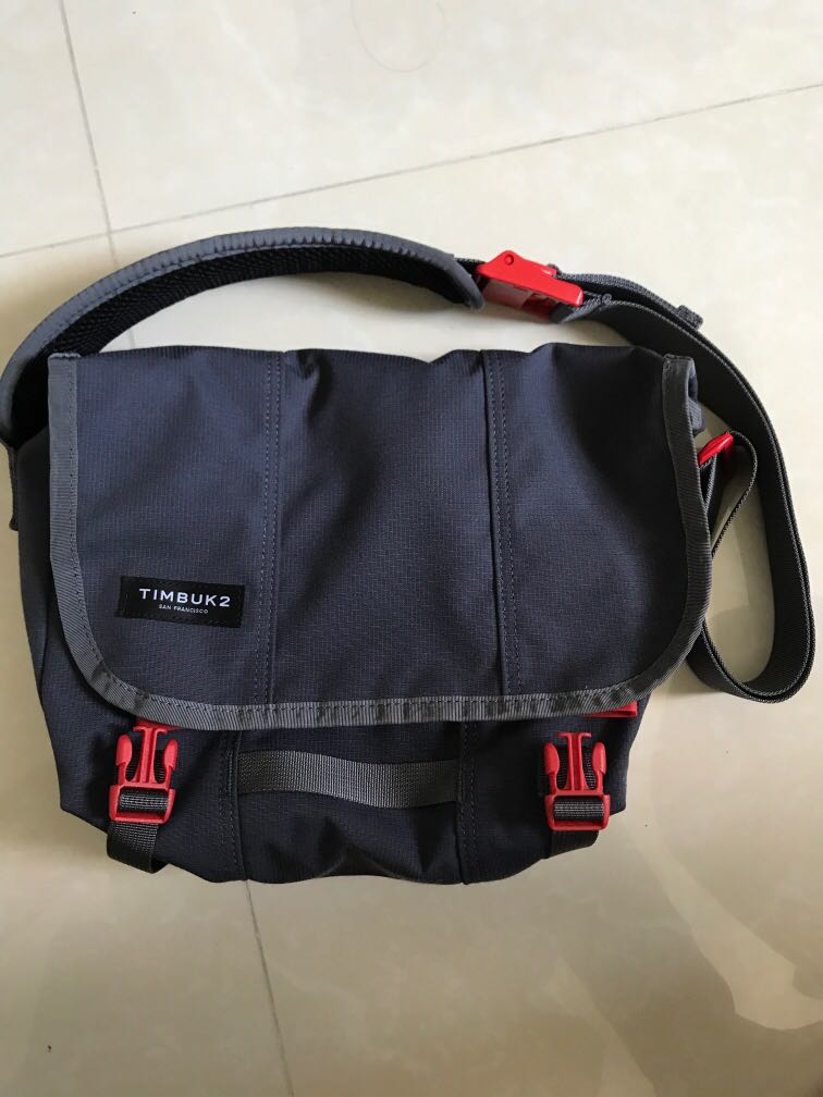 Timbuk 2 flight classic messenger XS, Men's Fashion, Bags, Sling Bags ...