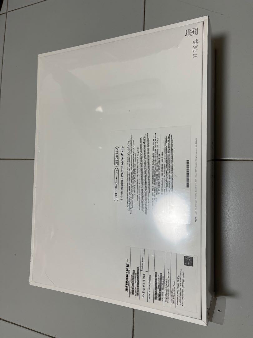 Apple M1 Chip with 8-Core CPU and 8-Core GPU 256GB SSD Storage' Apple ...