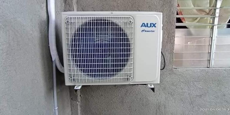 AUX Split Type Inverter Aircon, TV & Home Appliances, Air Conditioning ...