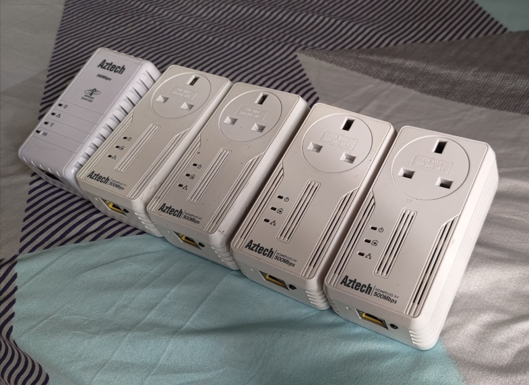 Aztech Wireless Extender & Homeplug AVs, Computers & Tech, Parts ...