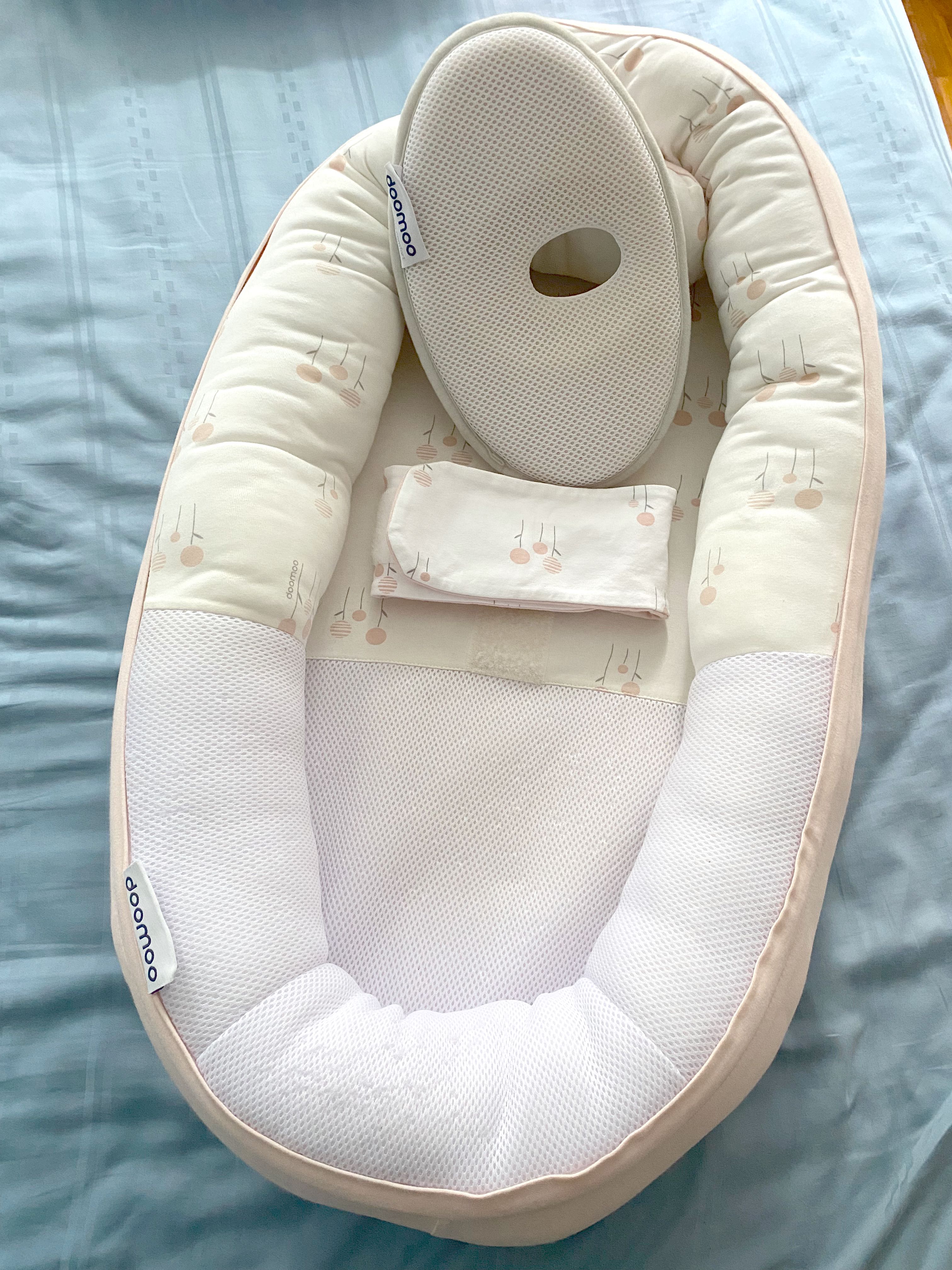 Doomoo baby crib, Babies & Kids, Bathing & Changing, Changing Mats ...