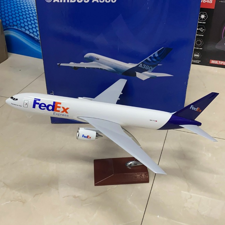 FEDEX AIRLINES BOEING B777 CARGO AIRCRAFT MODEL, Hobbies & Toys, Toys ...