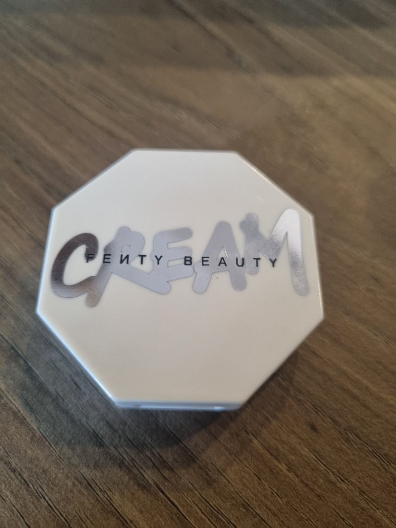 FENTY BEAUTY Cheecks Out - Fenty Glow, Kesehatan & Kecantikan, Rias ...