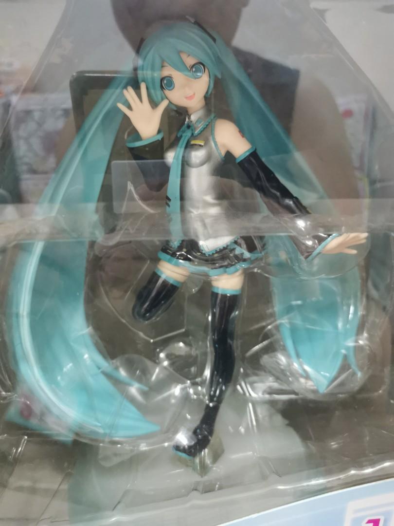 Hatsune Miku Figure, Hobbies & Toys, Toys & Games on Carousell