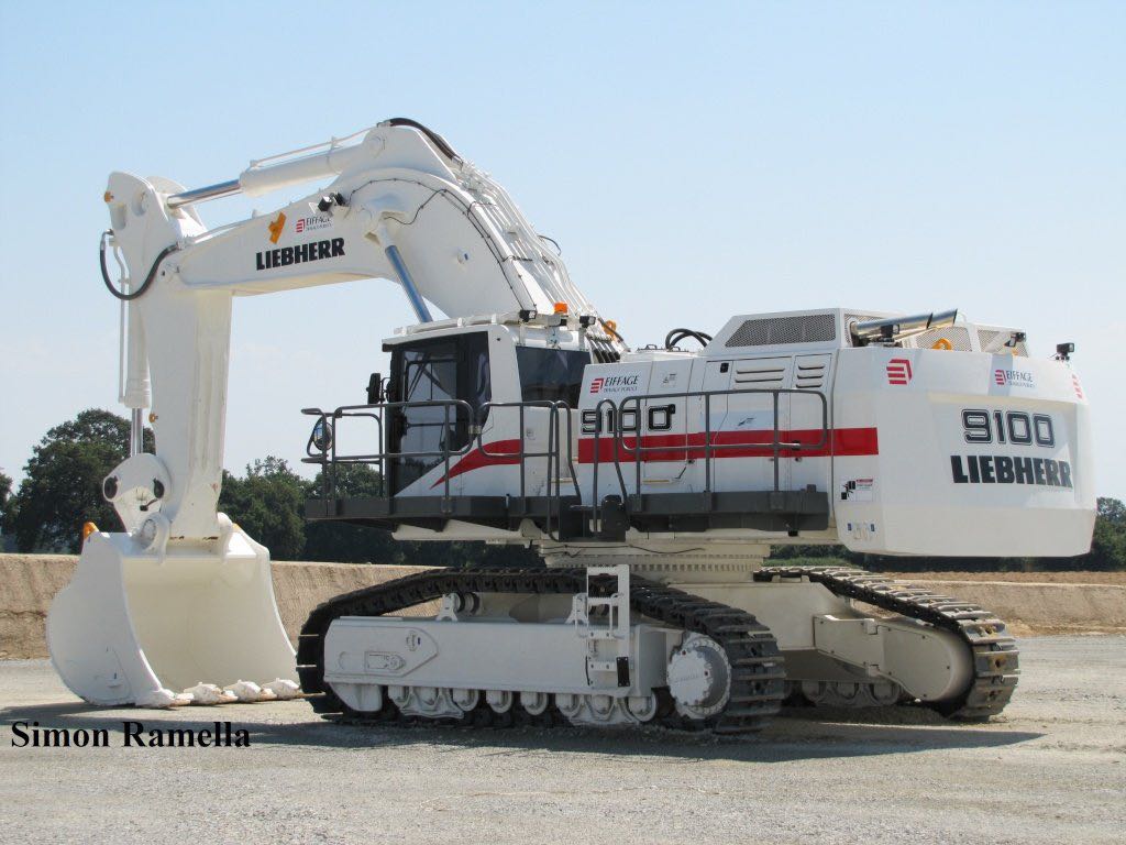 Liebherr R9100 Eiffage 1/50 diecast scale model, Hobbies & Toys, Toys ...