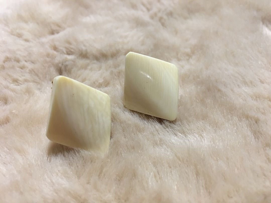 Real ivory clip on earings gold plated Japan, Women's Fashion, Watches ...