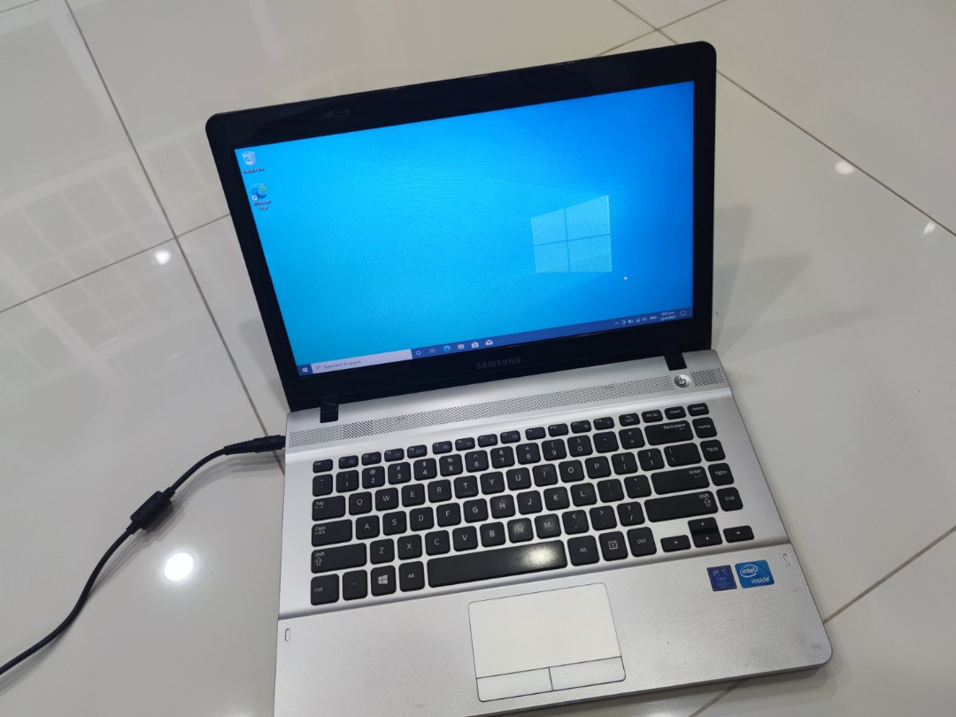 Samsung NP300E4V, Computers & Tech, Laptops & Notebooks on Carousell